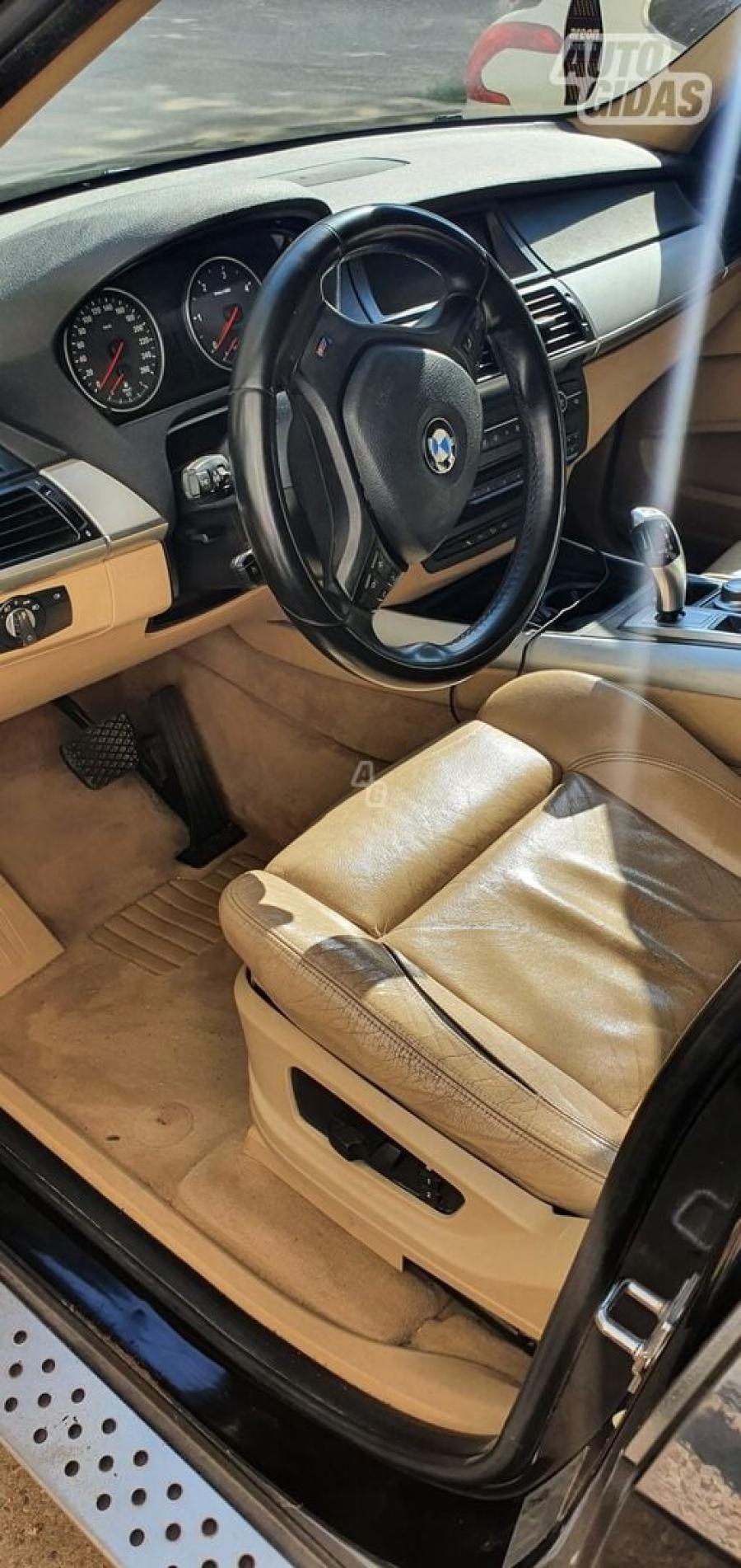 Black BMW X5 2009 in Vilnius, with an engine capacity of 3.00 L and mileage of 360 thousand km for 8500 €, photo 13 on AUTOMOTO.COM.LV