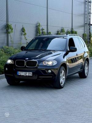 Melns BMW X5 2009 Viļņa, ar dzinēja tilpumu 2.99 L un nobraukumu 325 tūkst. km par 10600 €, foto  vietnē AUTOMOTO.COM.LV
