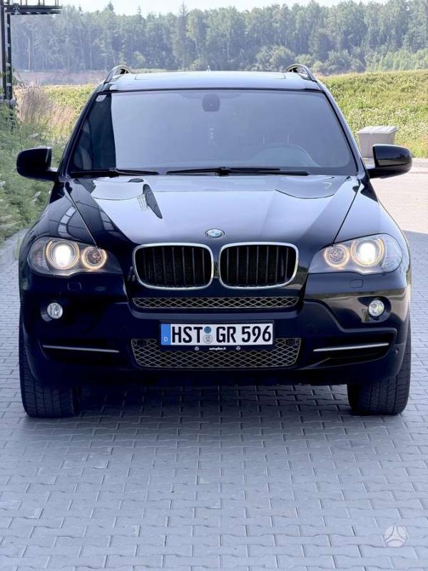 Black BMW X5 2009 in Vilnius, with an engine capacity of 2.99 L and mileage of 325 thousand km for 10600 €, photo 5 on AUTOMOTO.COM.LV