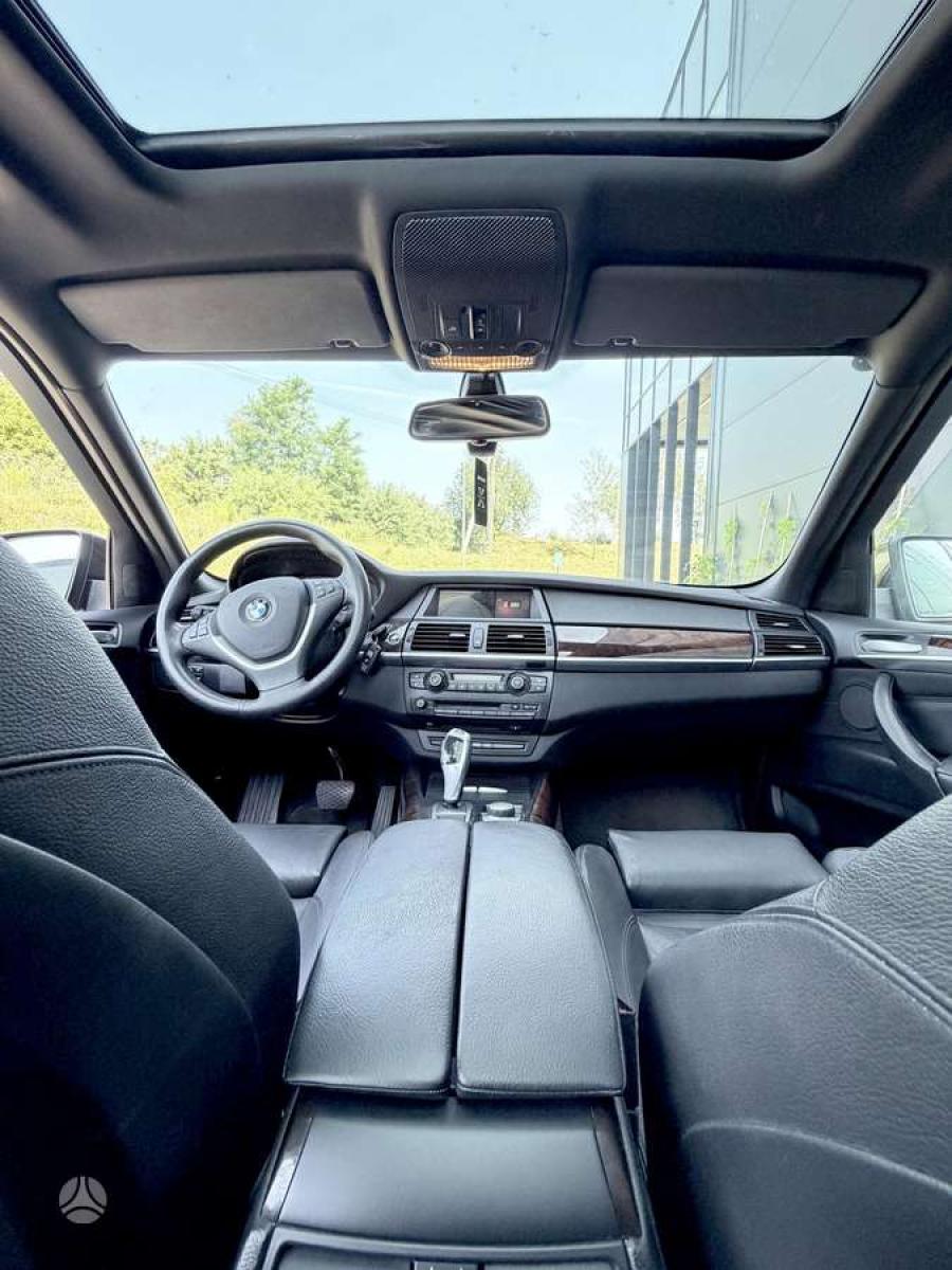 Melns BMW X5 2009 Viļņa, ar dzinēja tilpumu 2.99 L un nobraukumu 325 tūkst. km par 10600 €, foto 10 vietnē AUTOMOTO.COM.LV
