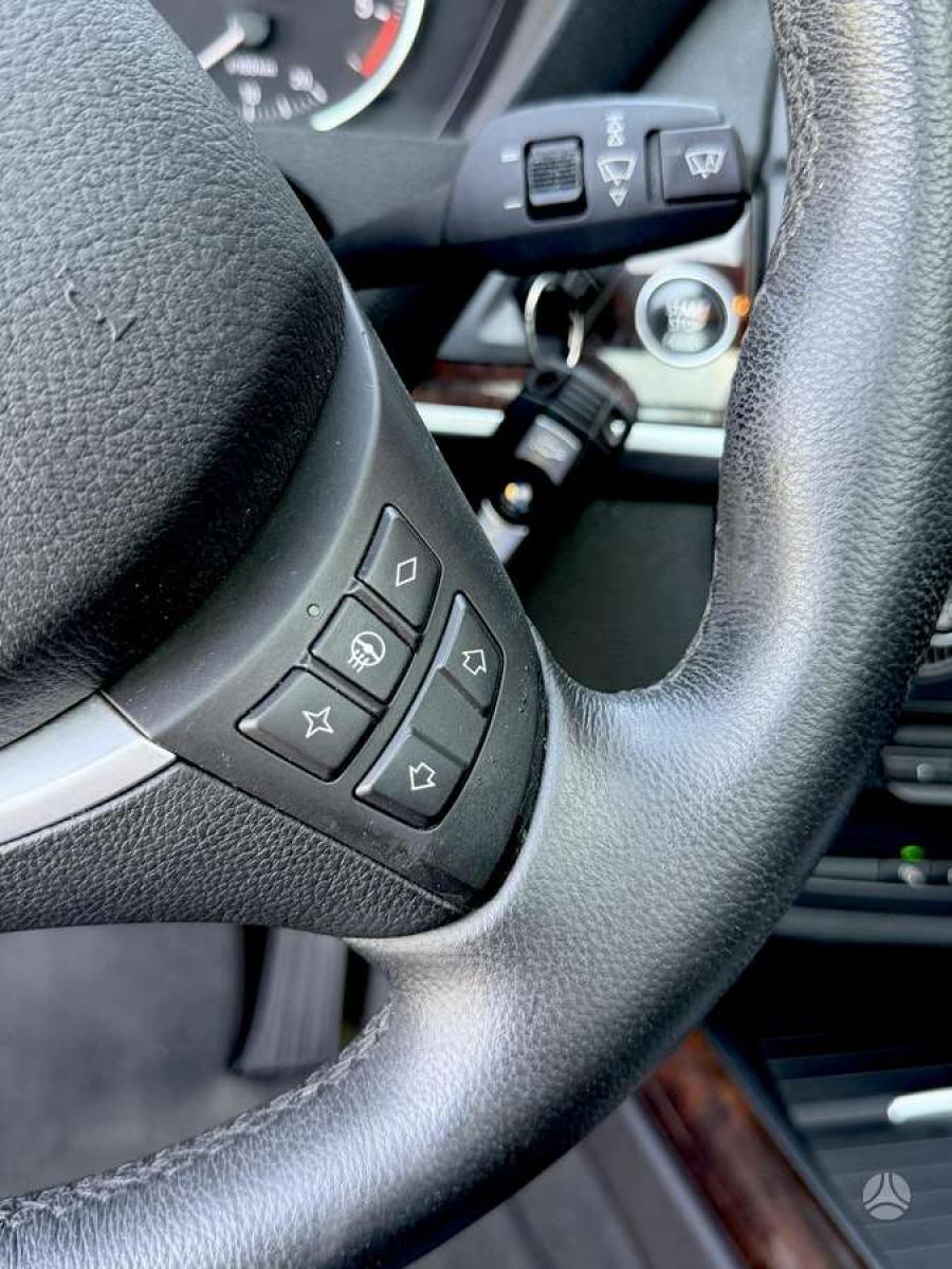 Melns BMW X5 2009 Viļņa, ar dzinēja tilpumu 2.99 L un nobraukumu 325 tūkst. km par 10600 €, foto 13 vietnē AUTOMOTO.COM.LV