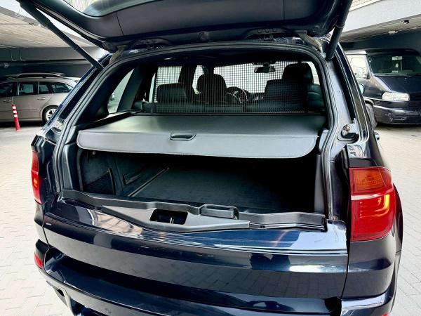 Black BMW X5 2009 in Kaunas, with an engine capacity of 0.00 L and mileage of 343 thousand km for 9300 €, photo 5 on AUTOMOTO.COM.LV