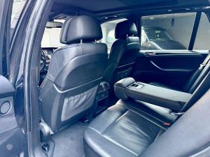 Black BMW X5 2009 in Kaunas, with an engine capacity of 0.00 L and mileage of 343 thousand km for 9300 €, photo 13 on AUTOMOTO.COM.LV