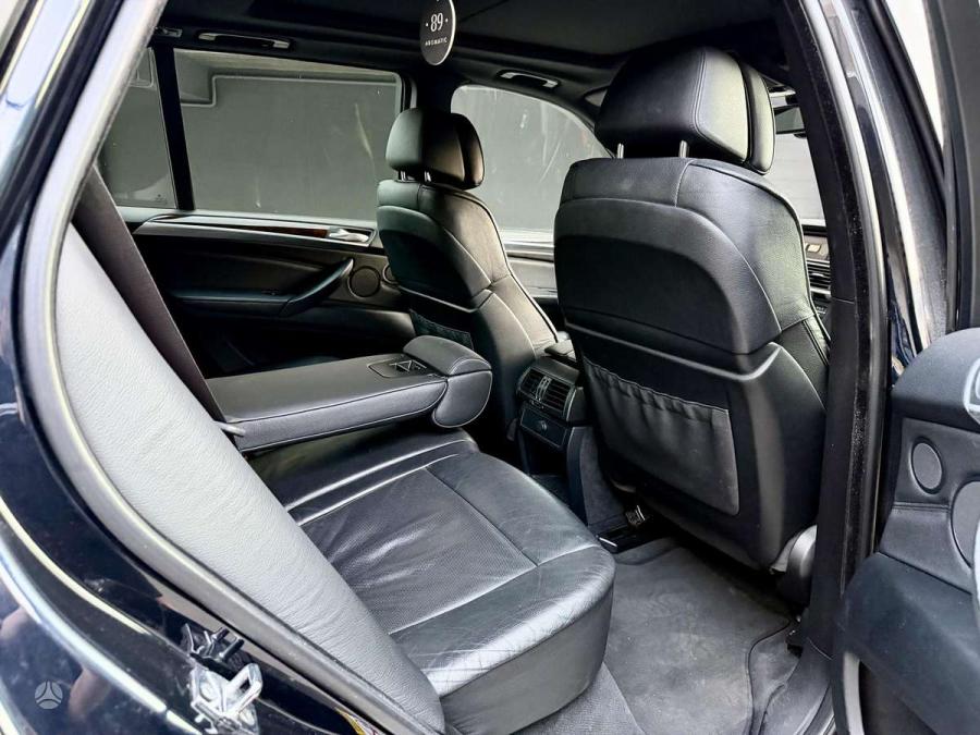 Black BMW X5 2009 in Kaunas, with an engine capacity of 0.00 L and mileage of 343 thousand km for 9300 €, photo 14 on AUTOMOTO.COM.LV