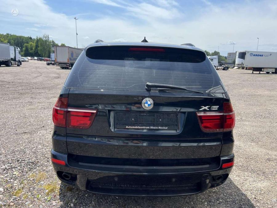 Melns BMW X5 2009 Utena, ar dzinēja tilpumu 2.99 L un nobraukumu 400 tūkst. km par 5500 €, foto 5 vietnē AUTOMOTO.COM.LV