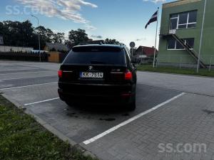Melns BMW X5 2009 Kuldīga, ar dzinēja tilpumu 3.00 L un nobraukumu 340 tūkst. km par 6300 €, foto 6 vietnē AUTOMOTO.COM.LV
