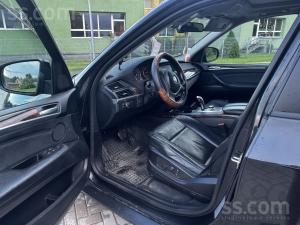 Melns BMW X5 2009 Kuldīga, ar dzinēja tilpumu 3.00 L un nobraukumu 340 tūkst. km par 6300 €, foto 8 vietnē AUTOMOTO.COM.LV