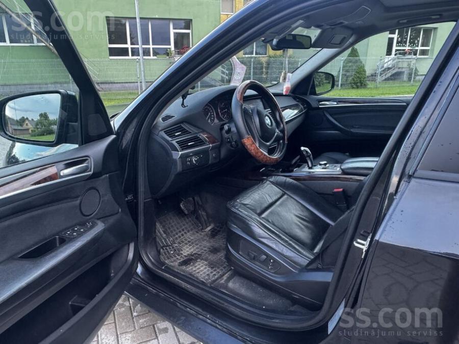 Melns BMW X5 2009 Kuldīga, ar dzinēja tilpumu 3.00 L un nobraukumu 340 tūkst. km par 6300 €, foto 8 vietnē AUTOMOTO.COM.LV