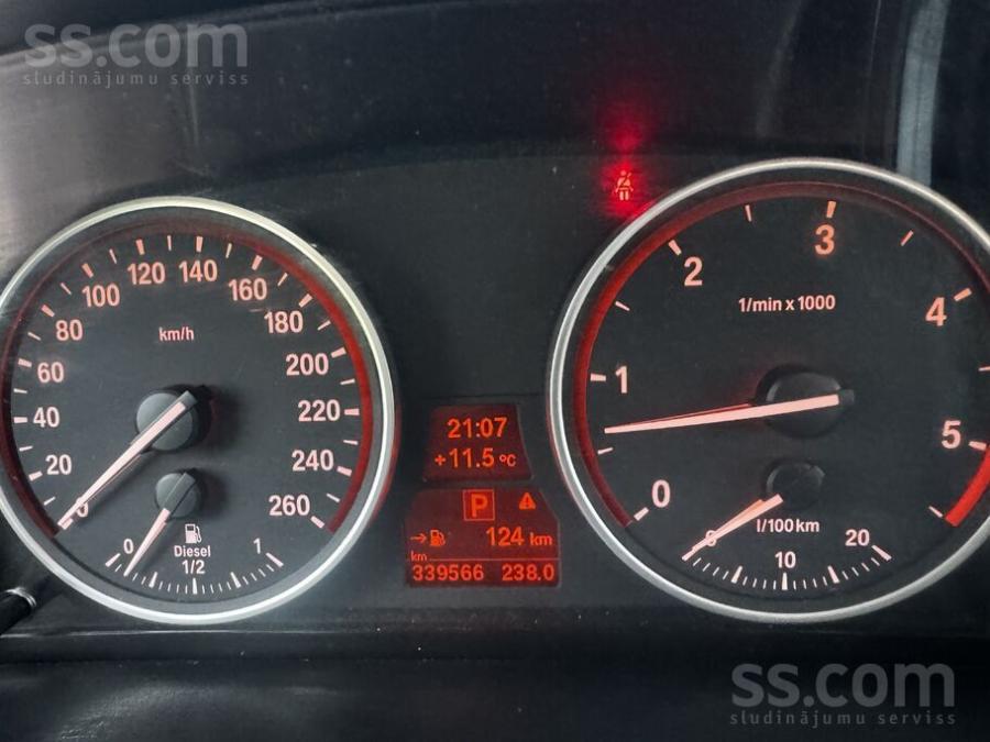 Melns BMW X5 2009 Kuldīga, ar dzinēja tilpumu 3.00 L un nobraukumu 340 tūkst. km par 6300 €, foto 11 vietnē AUTOMOTO.COM.LV
