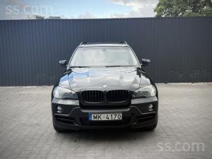 Black BMW X5 2009 in Riga, with an engine capacity of 3.00 L and mileage of 367 thousand km for 7699 €, photo 4 on AUTOMOTO.COM.LV