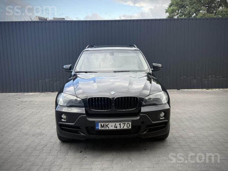 Black BMW X5 2009 in Riga, with an engine capacity of 3.00 L and mileage of 367 thousand km for 7699 €, photo 4 on AUTOMOTO.COM.LV