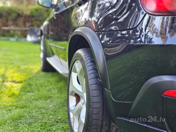 Black BMW X5 2009 in Tallinn, with an engine capacity of 3.50 L and mileage of 331 thousand km for 8998 €, photo 8 on AUTOMOTO.COM.LV