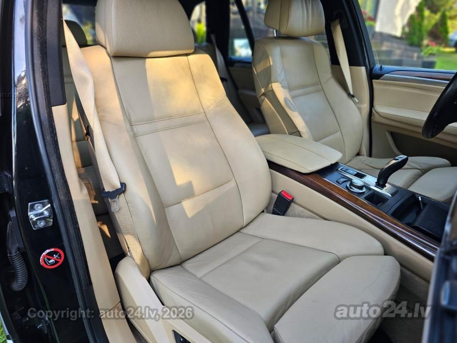 Melns BMW X5 2009 Tallina, ar dzinēja tilpumu 3.50 L un nobraukumu 331 tūkst. km par 8998 €, foto 15 vietnē AUTOMOTO.COM.LV