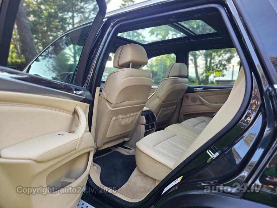Melns BMW X5 2009 Tallina, ar dzinēja tilpumu 3.50 L un nobraukumu 331 tūkst. km par 8998 €, foto 16 vietnē AUTOMOTO.COM.LV