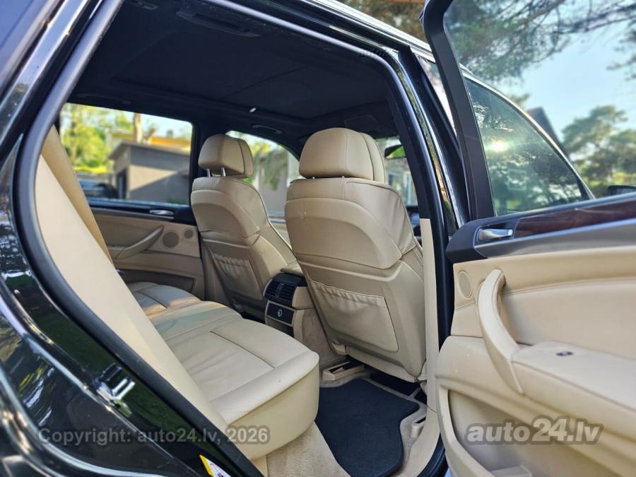 Melns BMW X5 2009 Tallina, ar dzinēja tilpumu 3.50 L un nobraukumu 331 tūkst. km par 8998 €, foto 18 vietnē AUTOMOTO.COM.LV