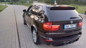 Black BMW X5 2009 in Riga, with an engine capacity of 3.00 L and mileage of 334 thousand km for 7999 €, photo 6 on AUTOMOTO.COM.LV