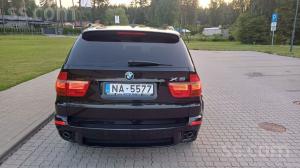 Black BMW X5 2009 in Riga, with an engine capacity of 3.00 L and mileage of 334 thousand km for 7999 €, photo 7 on AUTOMOTO.COM.LV