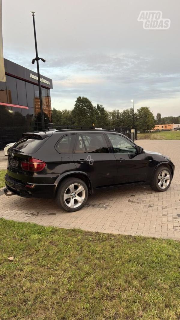 Melns BMW X5 2009 Kauņa, ar dzinēja tilpumu 3.00 L un nobraukumu 354 tūkst. km par 7500 €, foto 4 vietnē AUTOMOTO.COM.LV