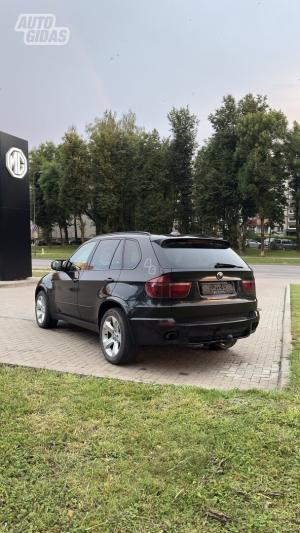 Black BMW X5 2009 in Kaunas, with an engine capacity of 3.00 L and mileage of 354 thousand km for 7500 €, photo 6 on AUTOMOTO.COM.LV