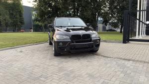 Black BMW X5 2009 in Kaunas, with an engine capacity of 3.00 L and mileage of 354 thousand km for 7500 €, photo 9 on AUTOMOTO.COM.LV