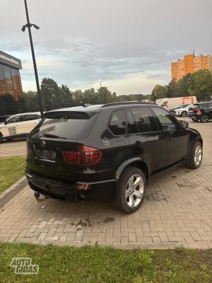 Black BMW X5 2009 in Kaunas, with an engine capacity of 3.00 L and mileage of 354 thousand km for 7500 €, photo 10 on AUTOMOTO.COM.LV