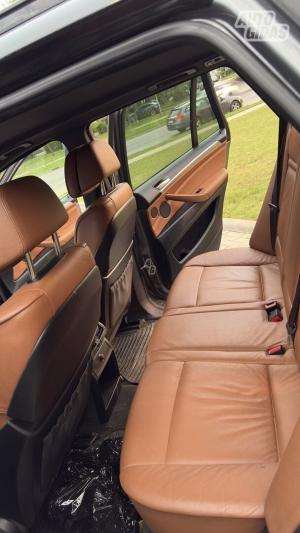 Black BMW X5 2009 in Kaunas, with an engine capacity of 3.00 L and mileage of 354 thousand km for 7500 €, photo 16 on AUTOMOTO.COM.LV
