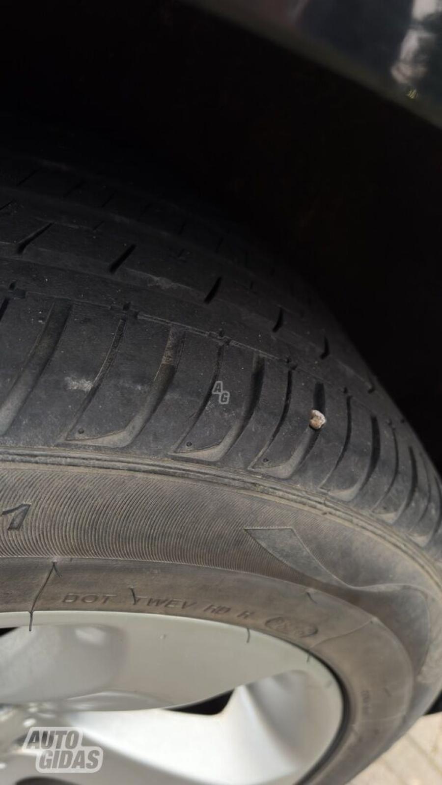 Black BMW X5 2009 in Kaunas, with an engine capacity of 3.00 L and mileage of 354 thousand km for 7500 €, photo 20 on AUTOMOTO.COM.LV