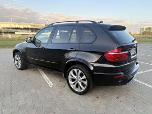 Black BMW X5 2009 in Vilnius, with an engine capacity of 3.00 L and mileage of 285 thousand km for 8300 €, photo 11 on AUTOMOTO.COM.LV