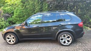 Black BMW X5 2009 in Riga, with an engine capacity of 3.00 L and mileage of 190 thousand km for 12900 €, photo 4 on AUTOMOTO.COM.LV