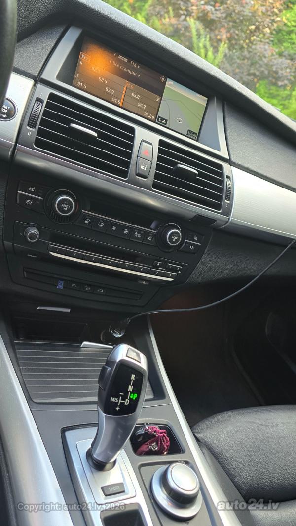 Melns BMW X5 2009 Rīga, ar dzinēja tilpumu 3.00 L un nobraukumu 190 tūkst. km par 12900 €, foto 6 vietnē AUTOMOTO.COM.LV