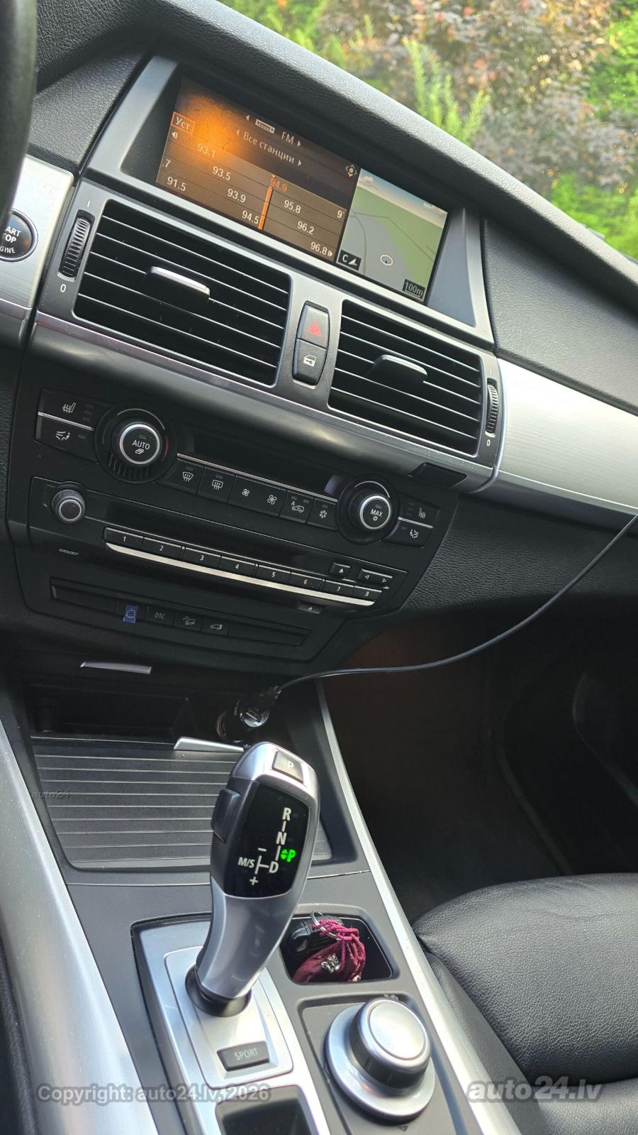 Black BMW X5 2009 in Riga, with an engine capacity of 3.00 L and mileage of 190 thousand km for 12900 €, photo 7 on AUTOMOTO.COM.LV