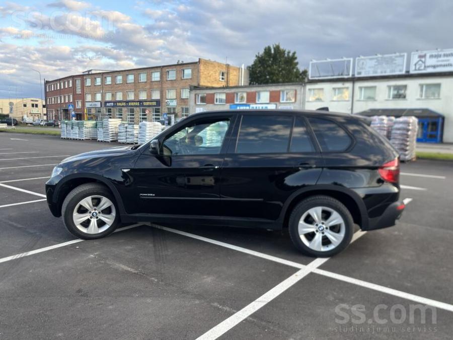 Melns BMW X5 2009 Ogre, ar dzinēja tilpumu 3.00 L un nobraukumu 374 tūkst. km par 8499 €, foto 9 vietnē AUTOMOTO.COM.LV