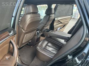 Melns BMW X5 2009 Ogre, ar dzinēja tilpumu 3.00 L un nobraukumu 374 tūkst. km par 8499 €, foto 30 vietnē AUTOMOTO.COM.LV