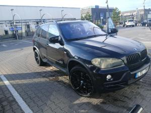 Black BMW X5 2009 in Kaunas, with an engine capacity of 4.80 L and mileage of 430 thousand km for 8600 €, photo  on AUTOMOTO.COM.LV