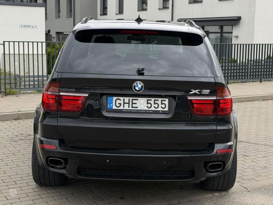 Melns BMW X5 2009 Viļņa, ar dzinēja tilpumu 2.99 L un nobraukumu 460 tūkst. km par 7200 €, foto 14 vietnē AUTOMOTO.COM.LV