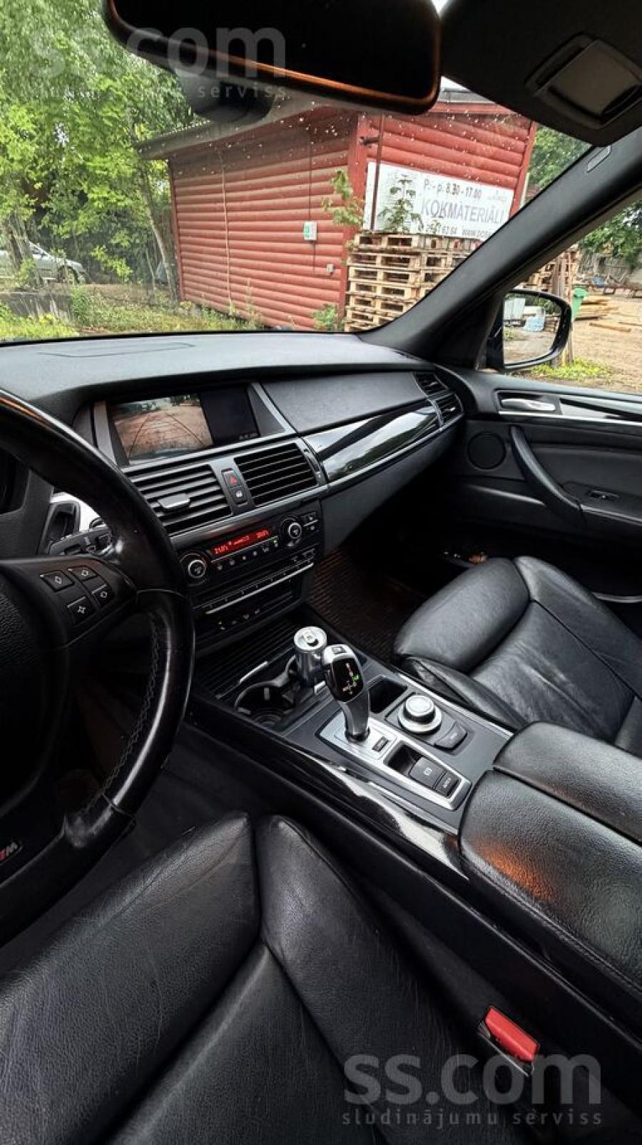 Black BMW X5 2009 in Riga, with an engine capacity of 3.00 L and mileage of 344 thousand km for 9750 €, photo 12 on AUTOMOTO.COM.LV