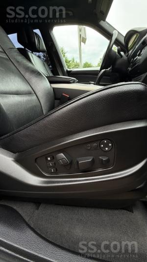 Black BMW X5 2009 in Riga, with an engine capacity of 3.00 L and mileage of 344 thousand km for 9750 €, photo 15 on AUTOMOTO.COM.LV