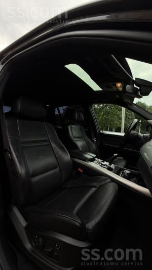 Black BMW X5 2009 in Riga, with an engine capacity of 3.00 L and mileage of 344 thousand km for 9750 €, photo 17 on AUTOMOTO.COM.LV
