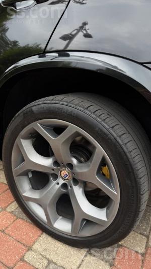 Black BMW X5 2009 in Riga, with an engine capacity of 3.00 L and mileage of 344 thousand km for 9750 €, photo 23 on AUTOMOTO.COM.LV