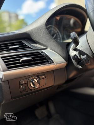 Black BMW X5 2009 in Kaunas, with an engine capacity of 3.00 L and mileage of 381 thousand km for 7500 €, photo 10 on AUTOMOTO.COM.LV