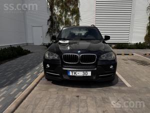 Черный БМВ Х5 2009 в Рига, объемом двигателя 3.00 л и пробегом 303 тыс. км за 10500 €, фото 3 на AUTOMOTO.COM.LV