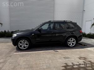 Черный БМВ Х5 2009 в Рига, объемом двигателя 3.00 л и пробегом 303 тыс. км за 10500 €, фото 5 на AUTOMOTO.COM.LV