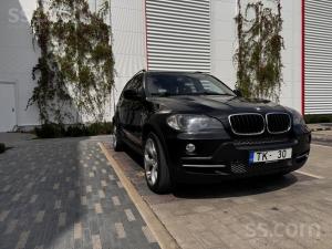 Черный БМВ Х5 2009 в Рига, объемом двигателя 3.00 л и пробегом 303 тыс. км за 10500 €, фото  на AUTOMOTO.COM.LV