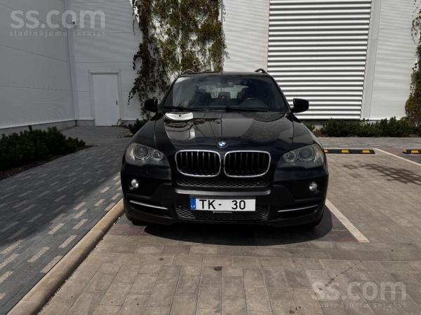 Melns BMW X5 2009 Rīga, ar dzinēja tilpumu 3.00 L un nobraukumu 303 tūkst. km par 10500 €, foto 2 vietnē AUTOMOTO.COM.LV