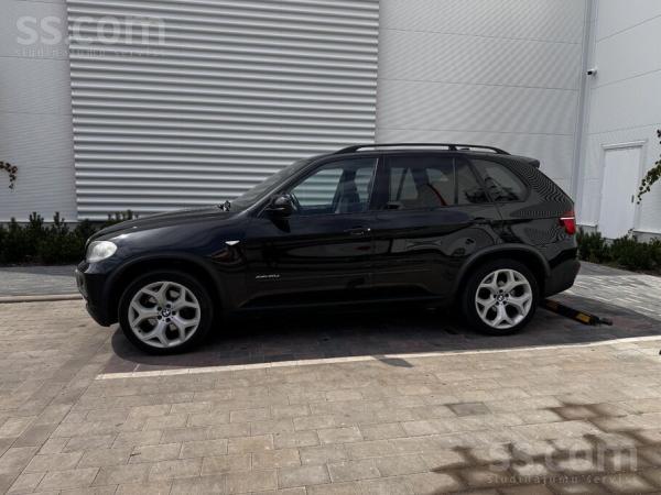Melns BMW X5 2009 Rīga, ar dzinēja tilpumu 3.00 L un nobraukumu 303 tūkst. km par 10500 €, foto 4 vietnē AUTOMOTO.COM.LV