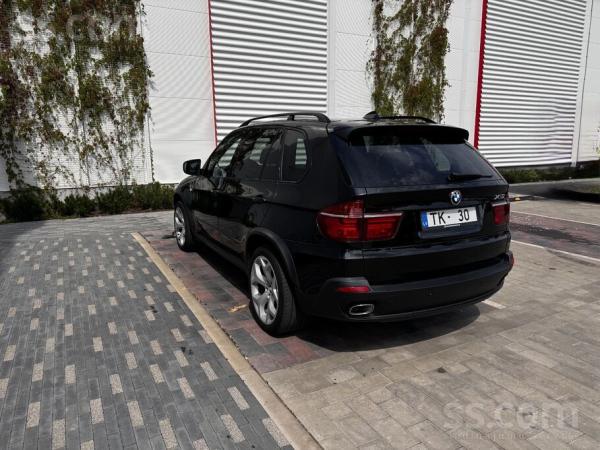 Melns BMW X5 2009 Rīga, ar dzinēja tilpumu 3.00 L un nobraukumu 303 tūkst. km par 10500 €, foto 5 vietnē AUTOMOTO.COM.LV