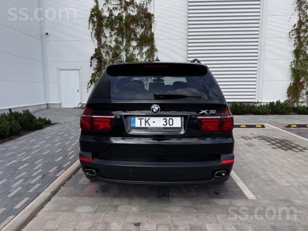 Melns BMW X5 2009 Rīga, ar dzinēja tilpumu 3.00 L un nobraukumu 303 tūkst. km par 10500 €, foto 6 vietnē AUTOMOTO.COM.LV