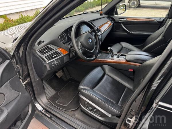 Melns BMW X5 2009 Rīga, ar dzinēja tilpumu 3.00 L un nobraukumu 303 tūkst. km par 10500 €, foto 9 vietnē AUTOMOTO.COM.LV