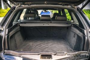Black BMW X5 2009 in Riga, with an engine capacity of 3.00 L and mileage of 362 thousand km for 5990 €, photo 9 on AUTOMOTO.COM.LV