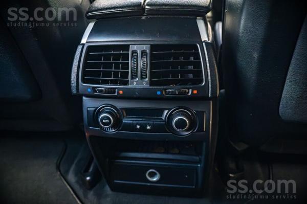Melns BMW X5 2009 Rīga, ar dzinēja tilpumu 3.00 L un nobraukumu 362 tūkst. km par 5990 €, foto 10 vietnē AUTOMOTO.COM.LV